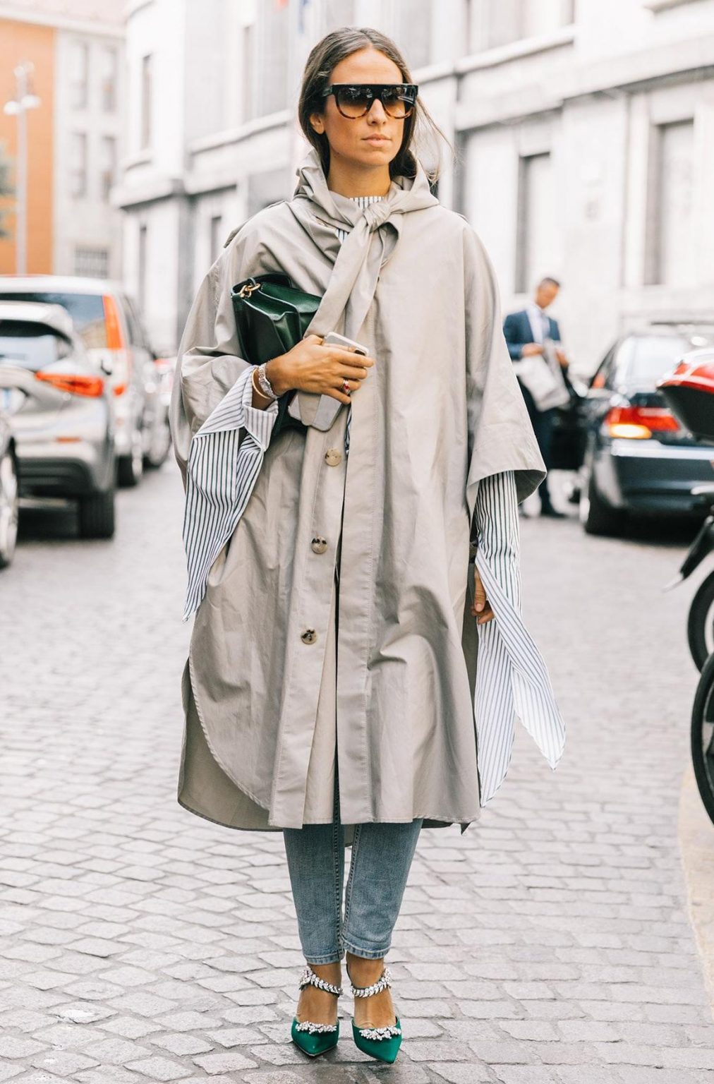 Are Capes In Style For Women: Simple Outfit Ideas To Try 2023 - Street ...