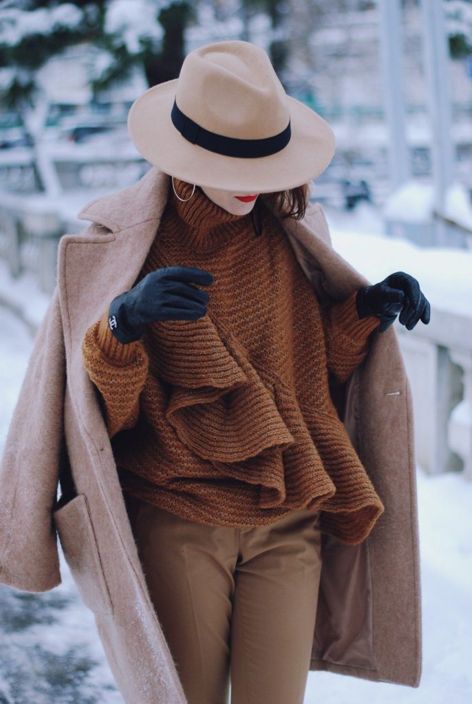 Are Fedoras In Style For Ladies 2023 - Street Style Review