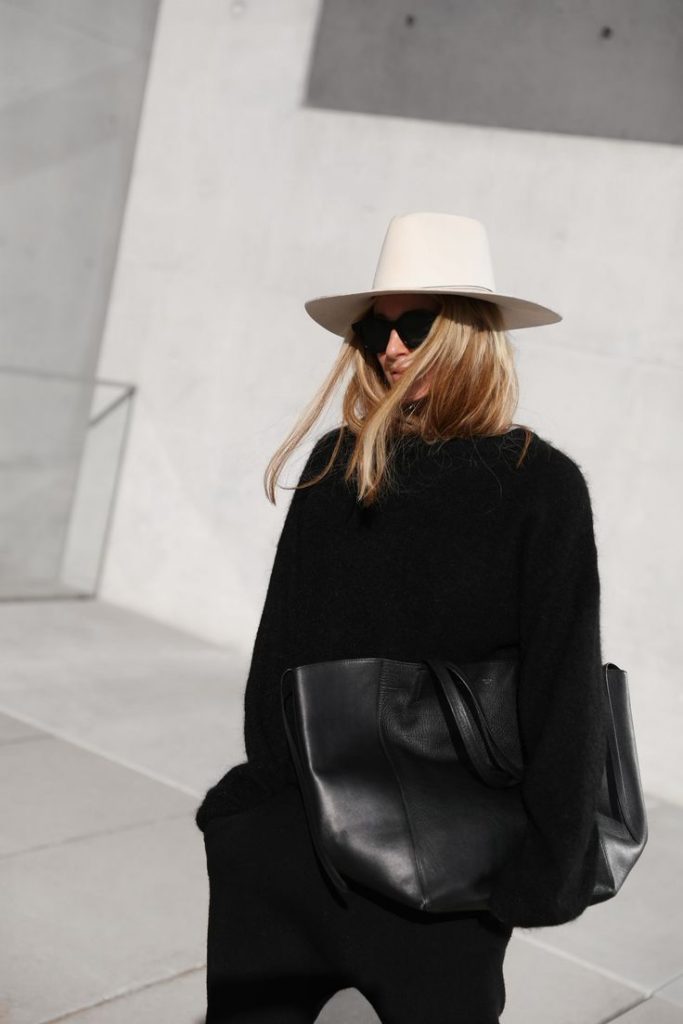 Are Fedoras In Style For Ladies 2023 - Street Style Review