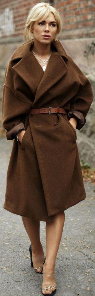 Best Outerwear Clothes Every Woman Should Have 2023 - Street Style Review