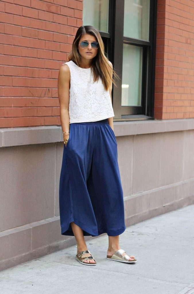 What Lace Tops Should You Buy This Year: Easy Outfit Ideas 2023 ...